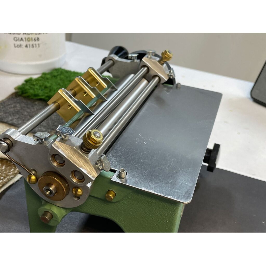 Label Gluer – Hand Driven : Glue Machinery Corp